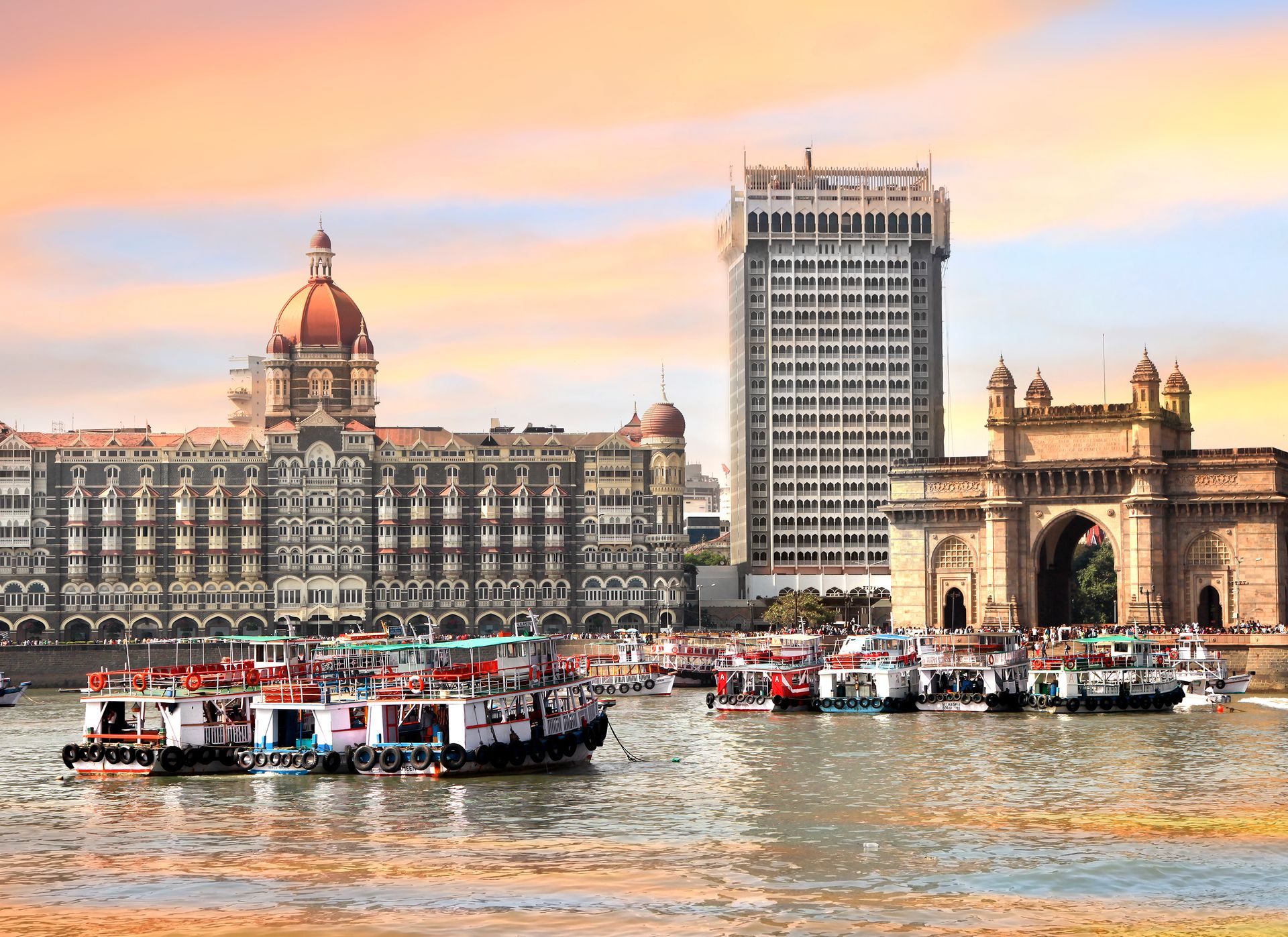 Hostels, Homes & Unique Stays in Mumbai | Book Backpacker, Trips & More ...